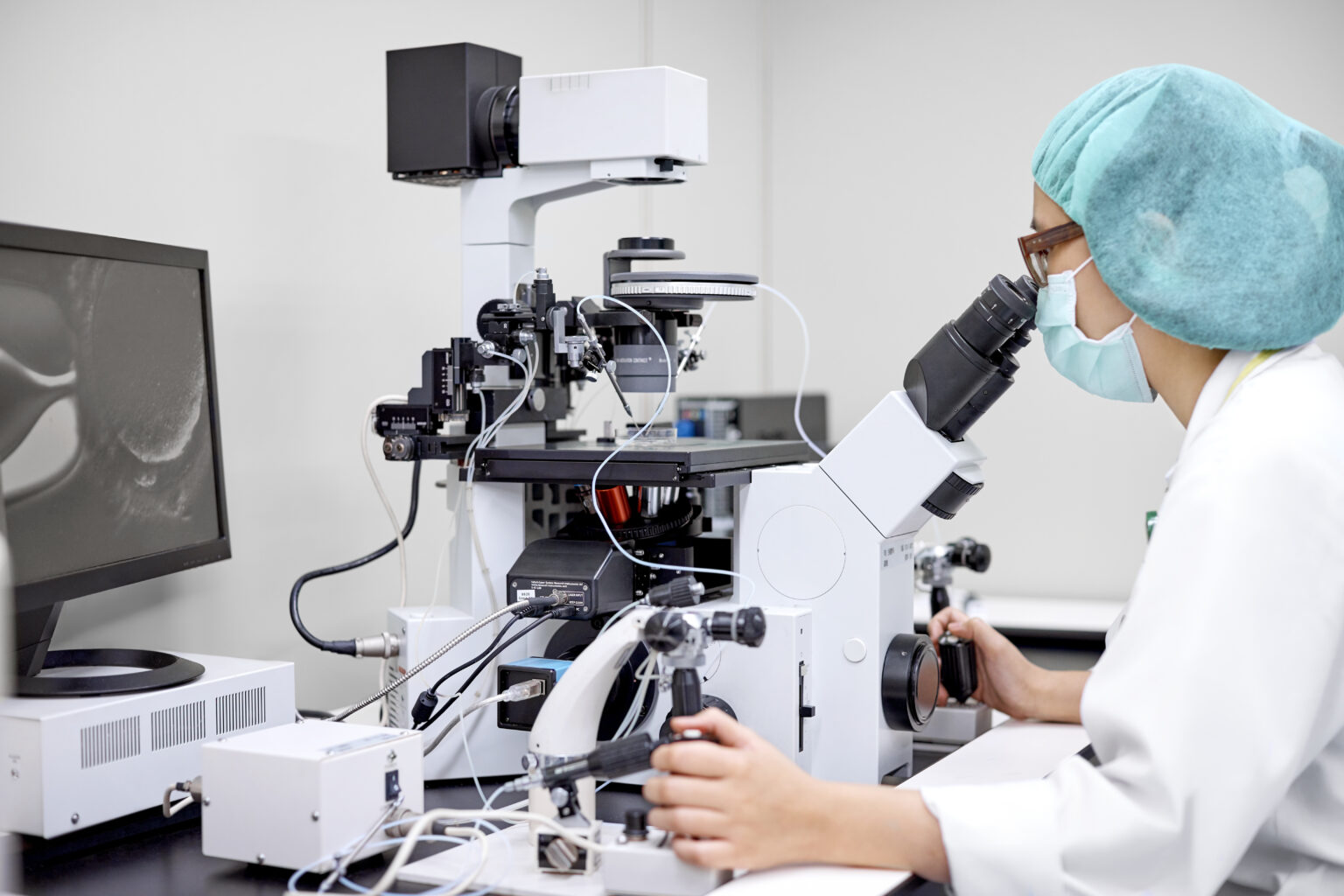 Embryologist Training Program: Shape Your Future | Pinnacle Fertility